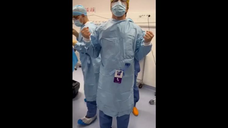 Dr Behzad Badie Modiri - Augmentation mammaire | Estheticon.fr